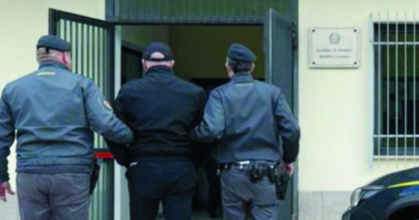 Strangolagalli, Accusato di usura ed estorsione. Scatta l'obbligo di ...