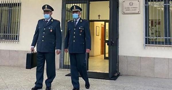 Sortilegi e tarocchi senza...fattura, come operava la maga: vittime e ...