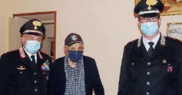 Nonno Angelo Grossi compie 103 anni, gli auguri della 'sua' Arma - Foto ...