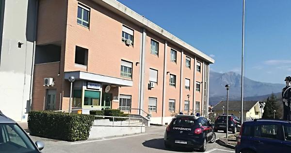 Aggressioni continue alla madre. E una gamba rotta. Fratelli violenti ...