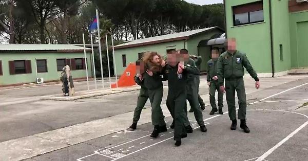 Caso Schiff, un sergente alla sbarra a Latina. «Il rito del pinguino ...