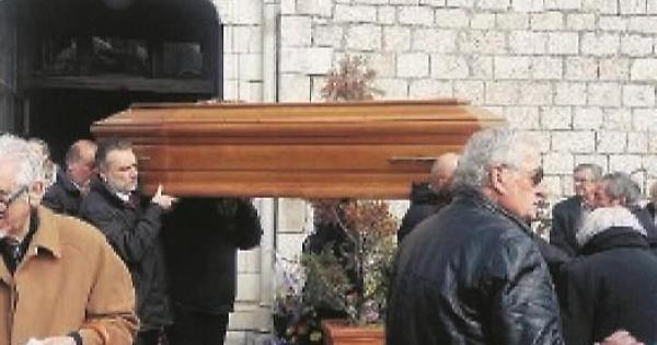 L'ultimo saluto a Montoni. Con lui se ne va un'epoca. Politica in lutto ...