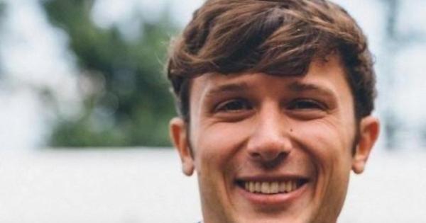 Funerali Alessandro Galassi: un fiume di gente piange il giovane ...